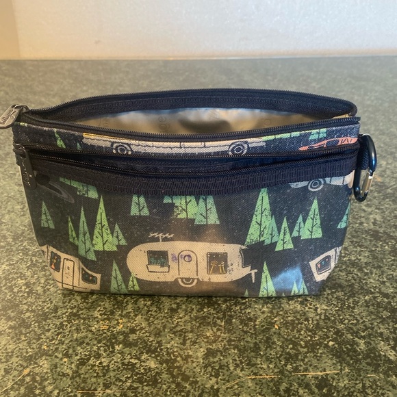 thirty-one | Bags | Thirtyoneusedmakeup Holder With A Slot In Back ...